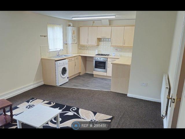 Lloyd Road, Manchester M19, 2 bed flat to rent, £1,150 pcm | PrimeLocation