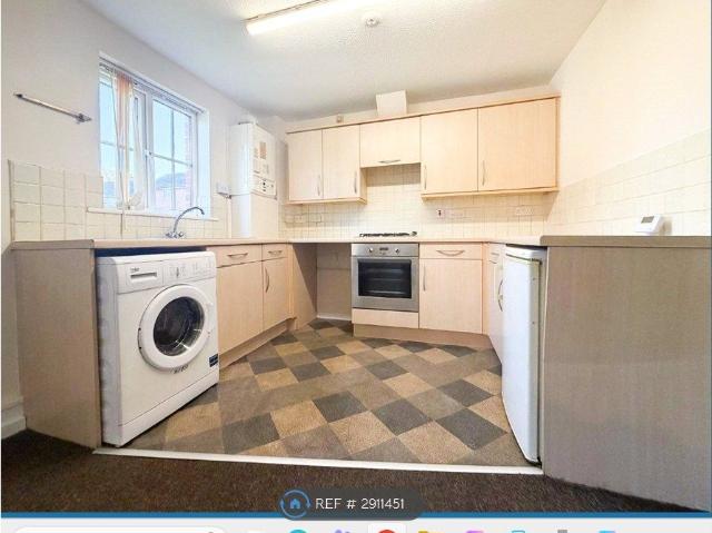 Lloyd Road, Manchester M19, 2 bed flat to rent, £1,100 pcm | PrimeLocation