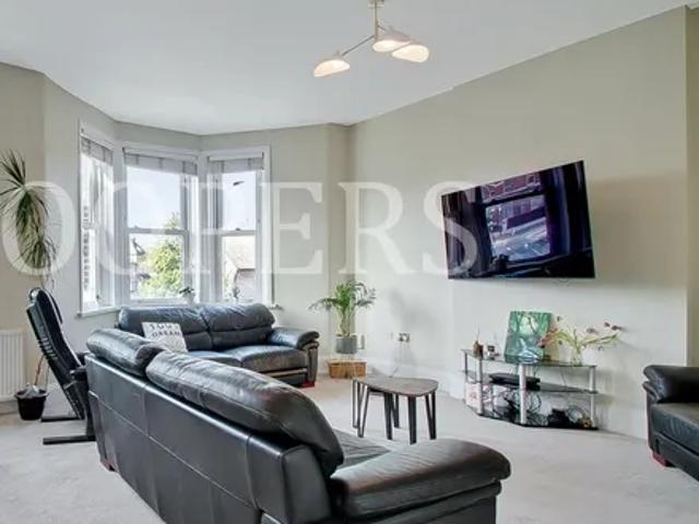 Lloyd's Groceries, 104 Craven Park, London, NW10 8QE, United Kingdom | 3 bed apartment for rent #120599969 | Rentberry