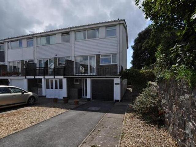 Llain Y Delyn, Rosemount Gardens, 4 Bedroom House
