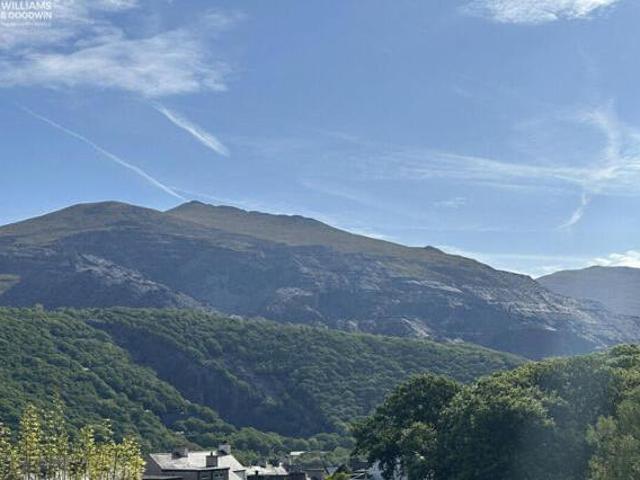 Llainwen Uchaf, Llanberis, 2 Bedroom End