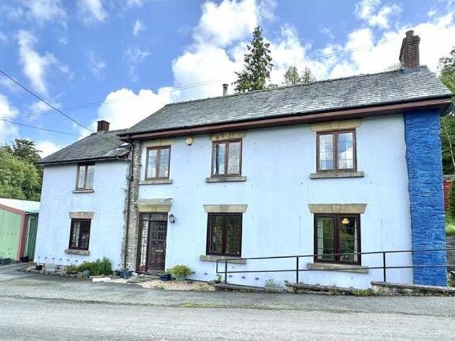 Llanbadarn Fynydd, Llandrindod Wells, 4 Bedroom Detached