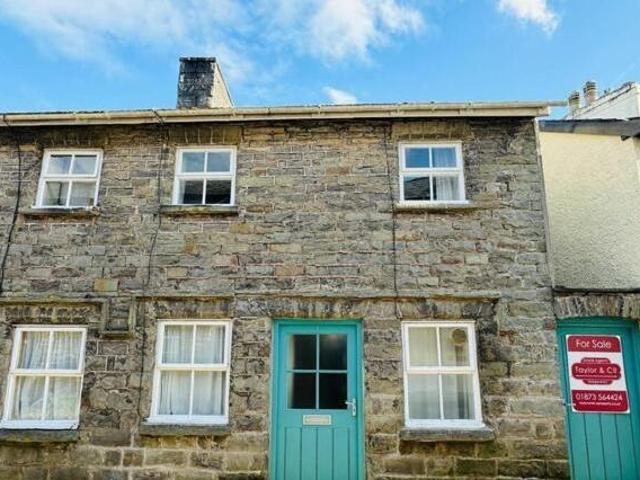Llangattock, Crickhowell, 2 Bedroom End