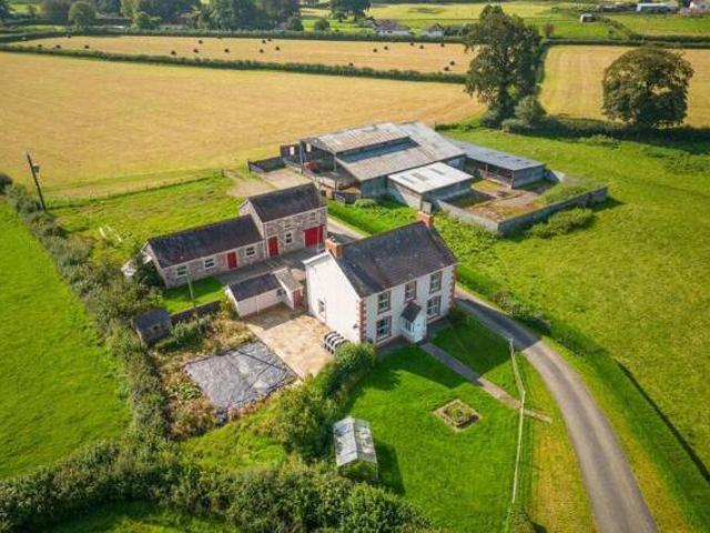 Llangadog, 4 Bedroom Detached