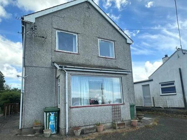 Llanddeiniolen, Caernarfon, 3 Bedroom Detached