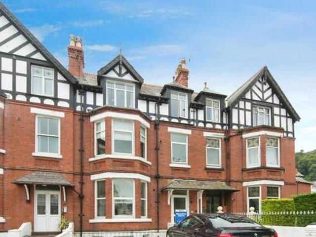 Llandudno, Clement Avenue, 2 Bedroom Flat
