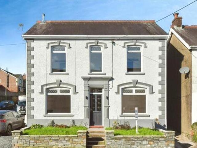 Llandybie, Blaenau Road, Ammanford, 3 Bedroom Detached