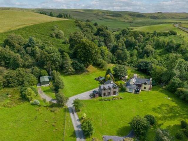 Llanerfyl, Welshpool, 7 Bedroom Detached