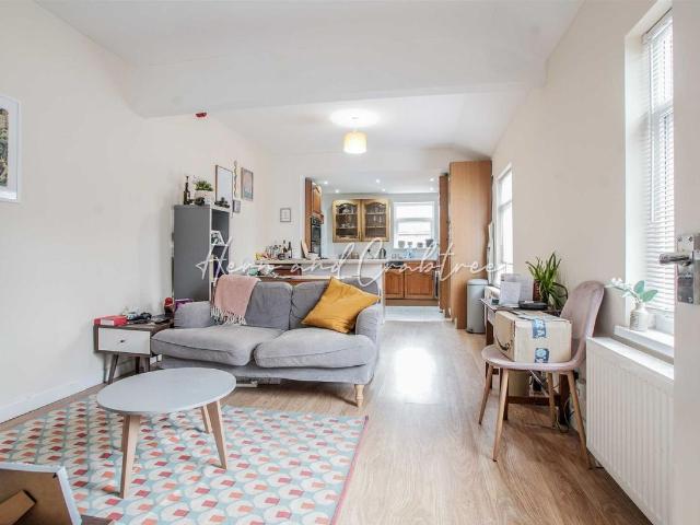 Llanfair Road, Pontcanna CF11, 2 bed flat to rent, £1,200 pcm | PrimeLocation