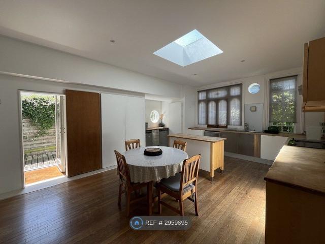 Llanover Road, London SE18, 3 bed terraced house to rent, £2,350 pcm | PrimeLocation