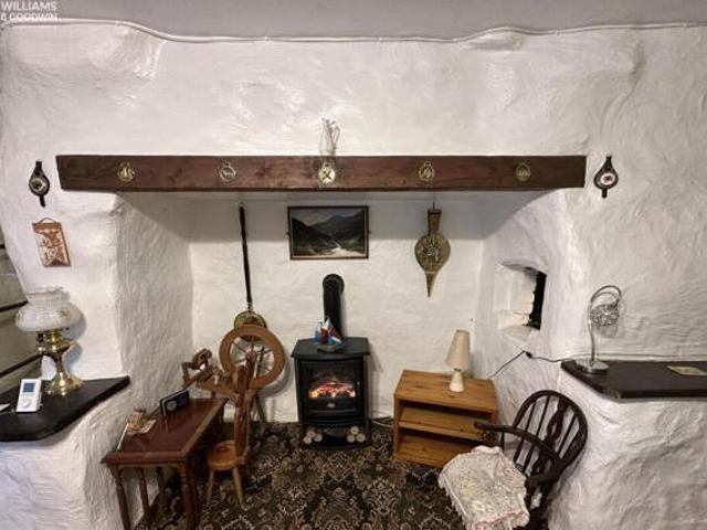 Llanllyfni, 2 Bedroom Cottage