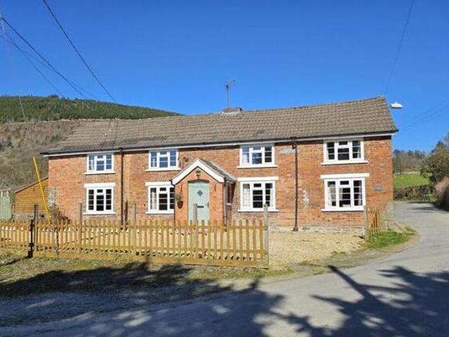 Llanwnog, Caersws, 4 Bedroom Detached
