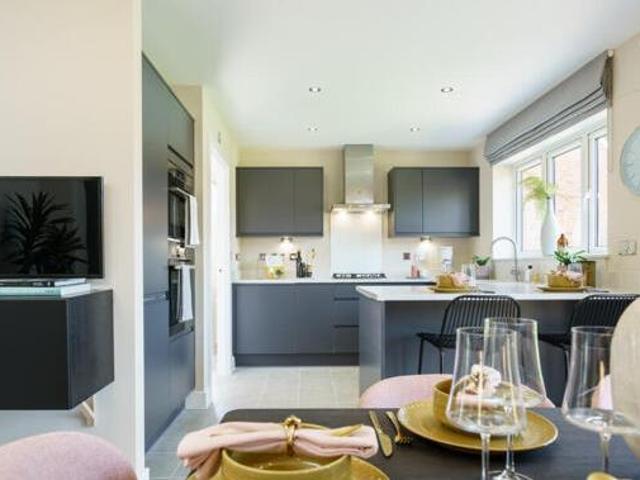 Llantrisant Road, Llantwit Fardre, 4 Bedroom Detached