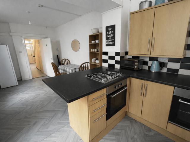 Llantrisant Street 6 bed terraced house to rent £3,300 pcm £762 pw
