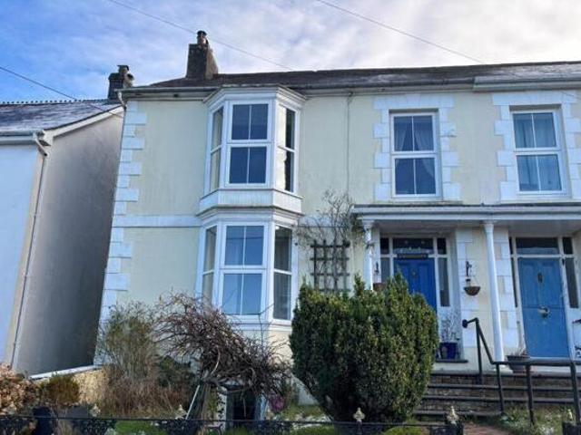 Llanybydder, Carmarthenshire, 5 Bedroom Semi detached