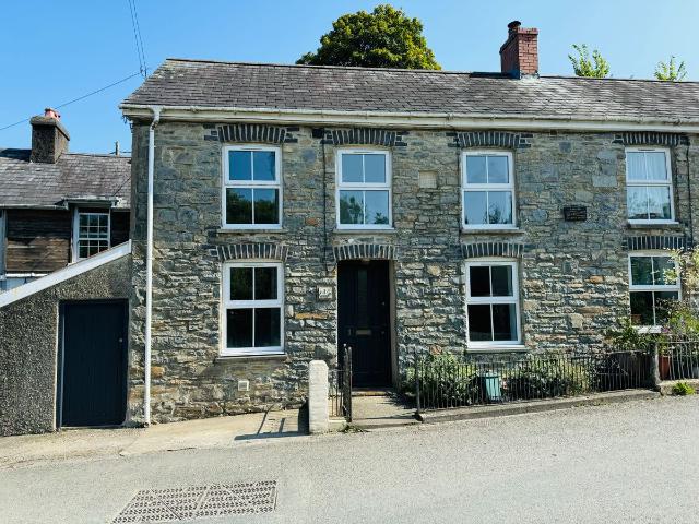 Llanybydder SA40, 2 bed cottage to rent, £795 pcm | PrimeLocation