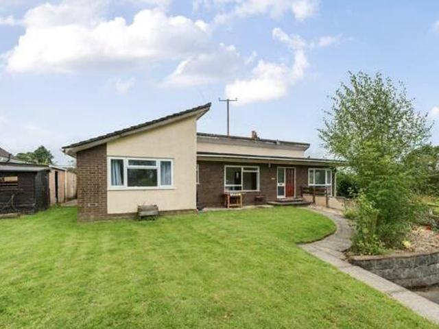 Llanyre, Powys, 3 Bedroom Detached
