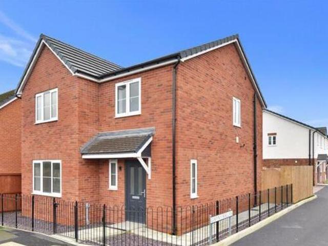 Llwyn Y Berllan, Ruabon, 4 Bedroom Detached