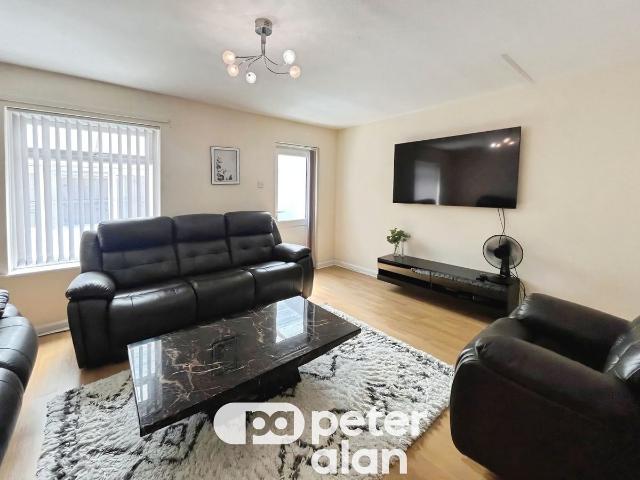 Llys Gwyn, Bridgend CF31, 2 bed property to rent, £900 pcm | PrimeLocation
