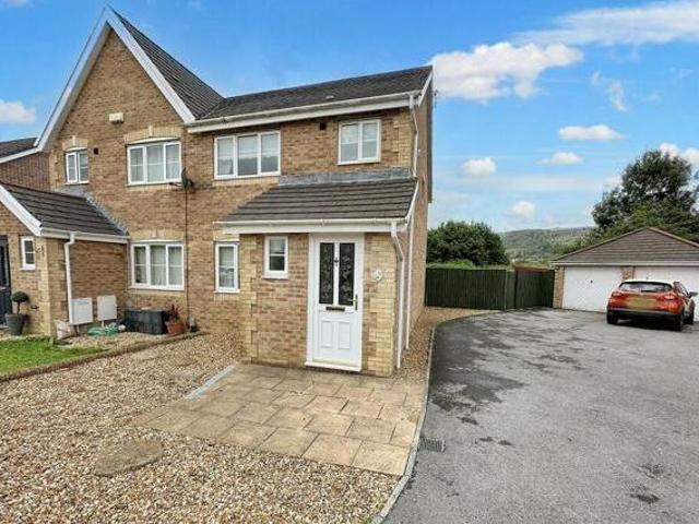 Llys Iris, Neath, 3 Bedroom Semi detached