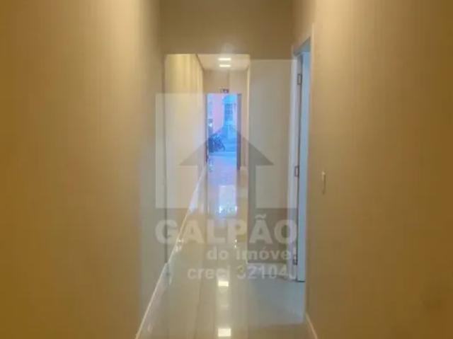 LMoema loja com duas vagas frontais, rua de bom movimento uma das principais do bairro, proximo de