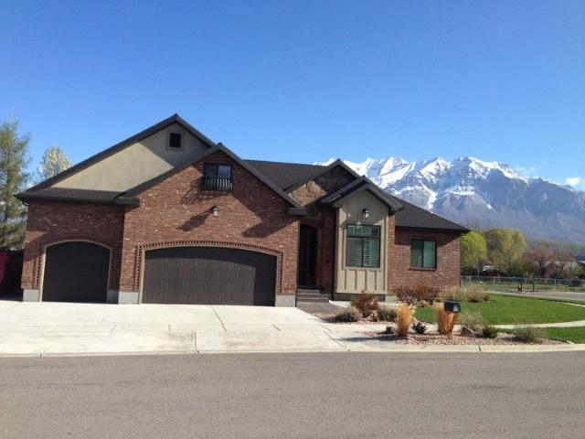 Lrg Private Bdrm_Custom Home_Female_Avail Sep 1
