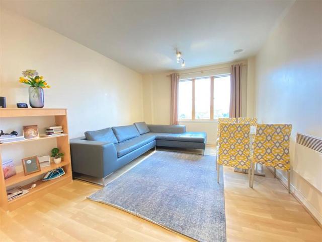Luminosity Court, 49 Drayton Green. 2 bed apartment to rent £2,400 pcm £554 pw