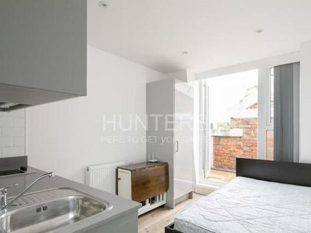 Luminaire Apartments, Kilburn High Road, Studio Flat For