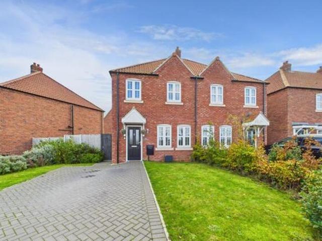 Lumley Avenue, Kingswood, 3 Bedroom Semi detached