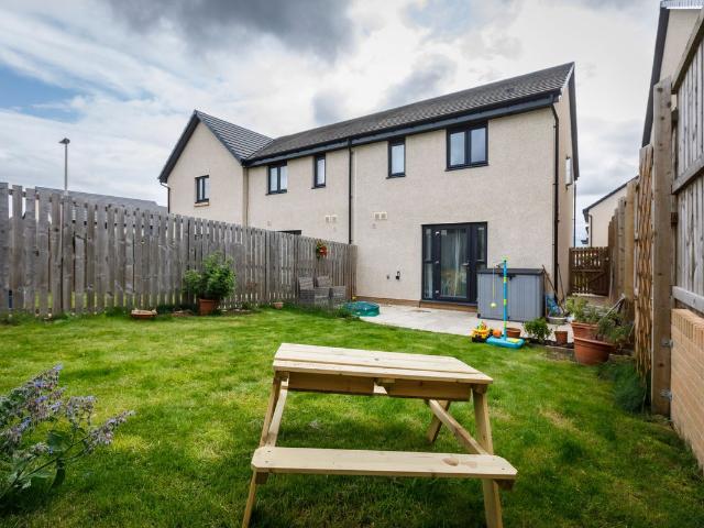 Lumsden Wynd, Gilmerton, Edinburgh EH17, 2 bed semi detached house to rent, £1,600 pcm | PrimeLocation