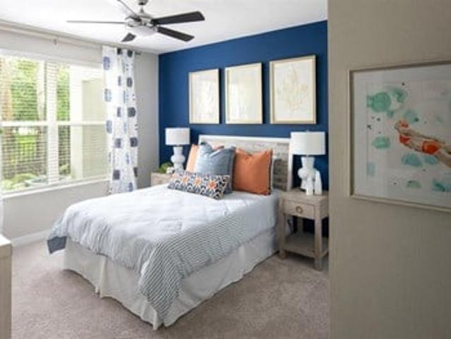 Luna at Lake Shadow C2