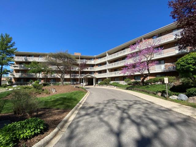 Luna Park 1 Bedroom Apartment for Rent at 1800 Wedgewood Dr, Gurnee, IL 60031