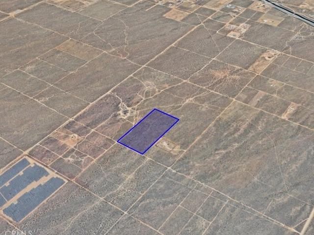 Luna Rd, Phelan, CA 92371