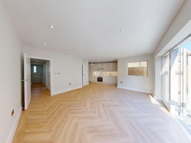 Lunar Court, Enfield EN2, 1 bed flat to rent, £1,750 pcm | PrimeLocation