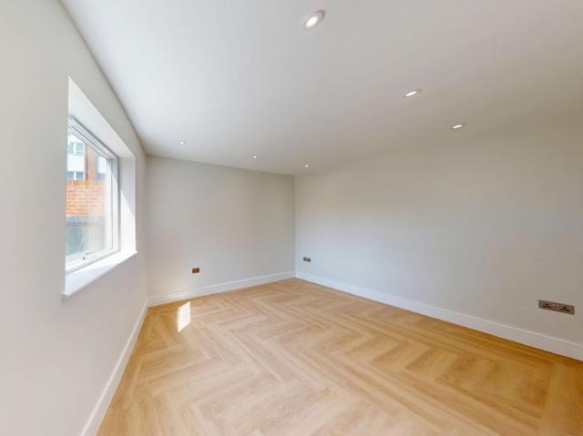 Lunar Court, Enfield EN2, 1 bed flat to rent, £1,750 pcm | PrimeLocation