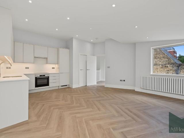 Lunar Court, Enfield EN2, 2 bed flat to rent, £1,975 pcm | PrimeLocation