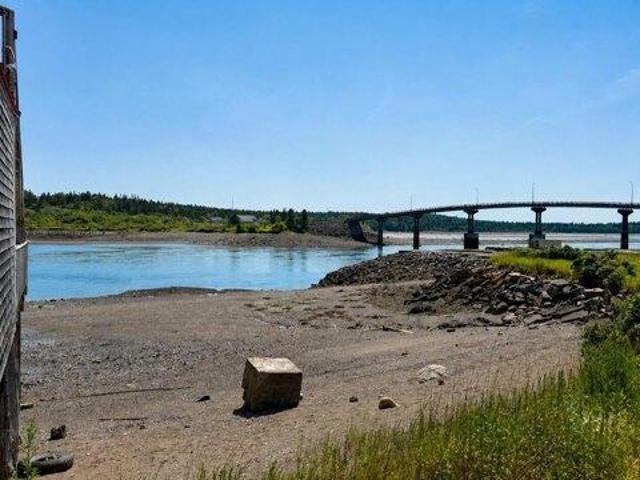 Lubec ME 04652 104792426