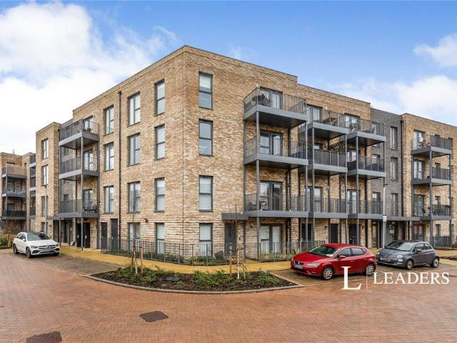 Luctons Close, Loughton, Essex, IG10 1 bed flat to rent £1,725 pcm £398 pw