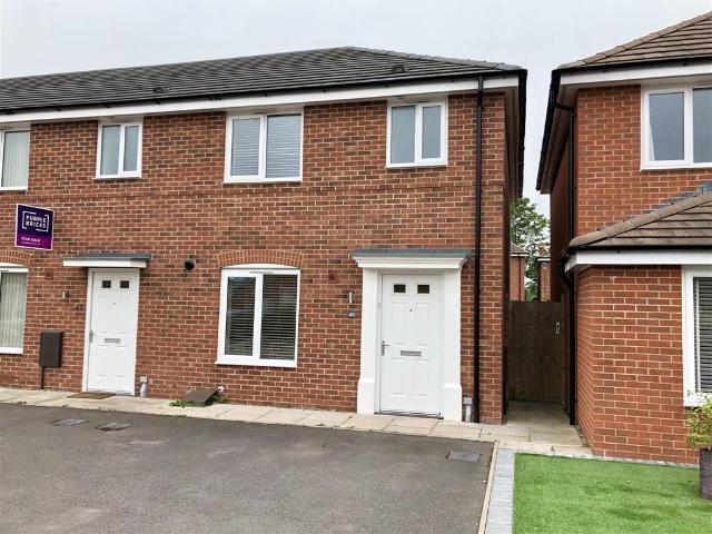 Lucy Baldwin Close, Stourport On Severn DY13, 3 bed property to rent, £1,250 pcm | PrimeLocation