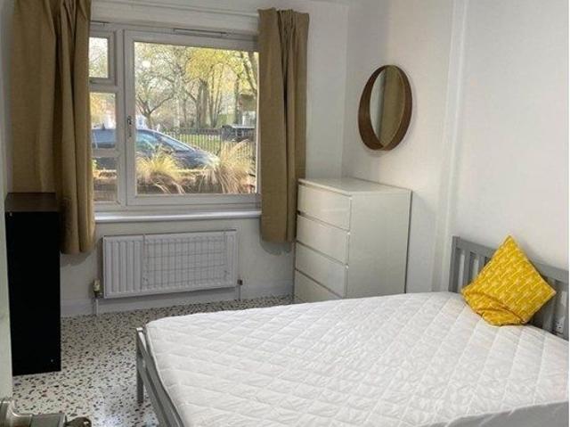 Lucas Street, London SE8, Room to rent, £900 pcm | PrimeLocation