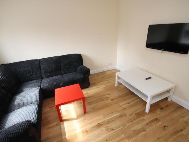 Lucas Street, Woodhouse, Leeds, LS6 2JD 5 bed terraced house to rent £2,297 pcm £530 pw