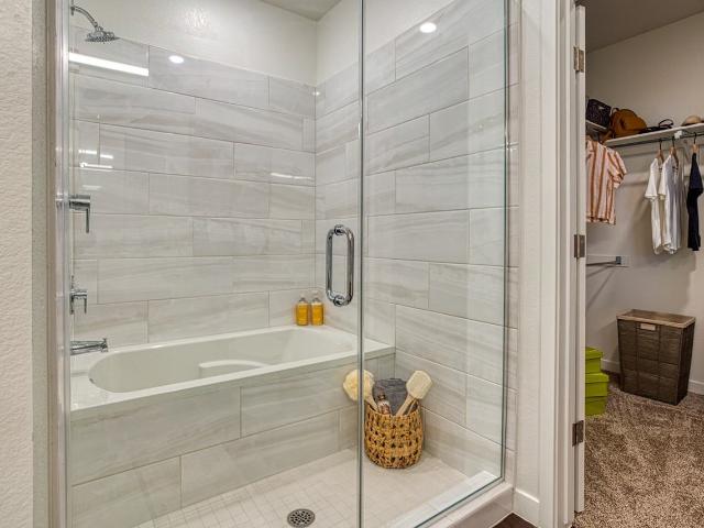 Lucent Scottsdale Studio Apartment for Rent at 2001 N Scottsdale Rd, Scottsdale, AZ 85257