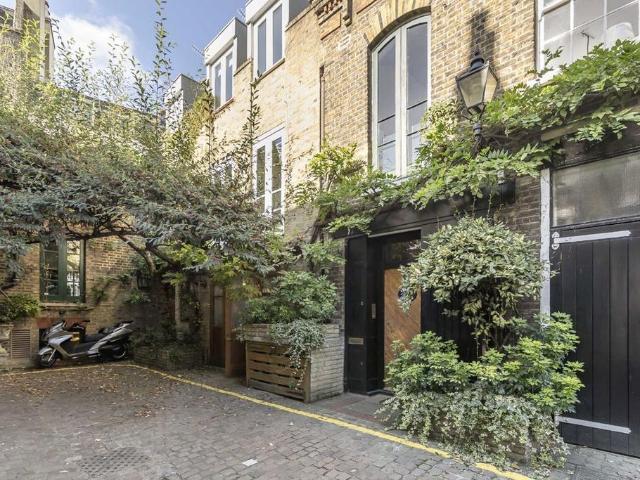 Lucerne Mews, London W8 1 bed flat to rent £2,850 pcm £658 pw