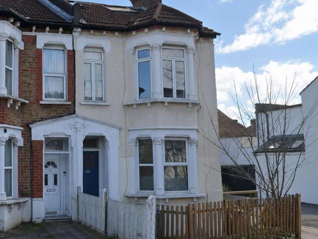 Lucerne Road, Thornton Heath CR7, 2 bed flat to rent, £1,750 pcm | PrimeLocation