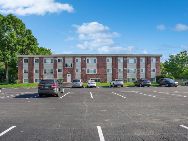 Lucia Lane Apts