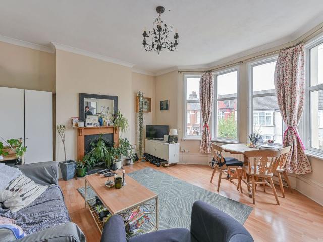 Lucien Road, Tooting Bec, London SW17, 2 bed flat to rent, £2,400 pcm | PrimeLocation
