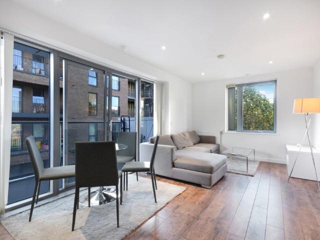 Lucienne Court, Lindfield Street E14, 2 bed flat to rent, £2,427 pcm | PrimeLocation