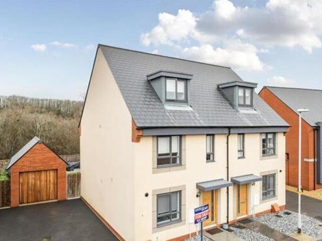 Lucius Avenue, Keynsham, 3 Bedroom House