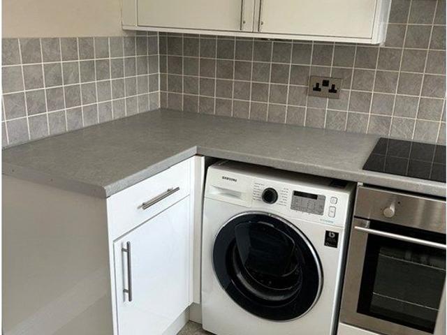Lucknow Court, Sheffield S7, 1 bed flat to rent, £850 pcm | PrimeLocation