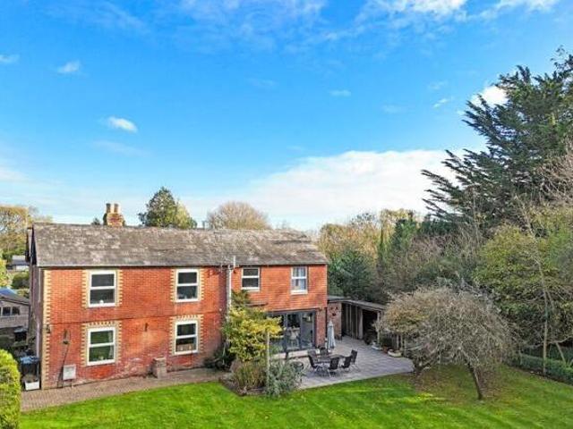 Lucky Lane, Pilley, 3 Bedroom Cottage